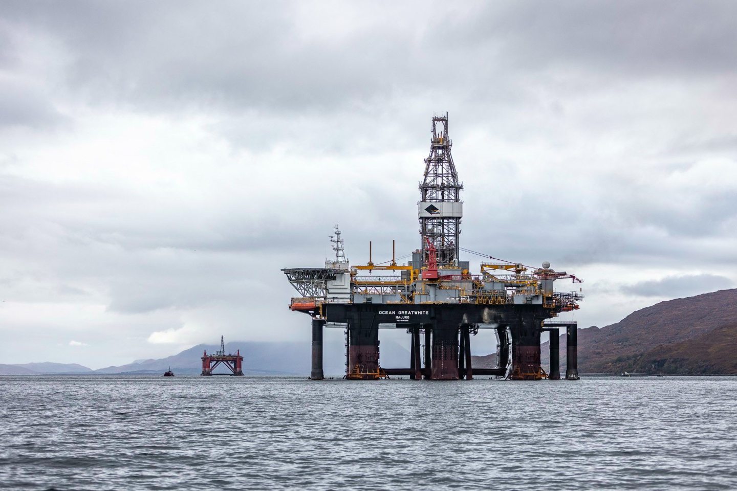 Aberdeen welcomes huge oil rig as UK drilling sector 2023 - PETROKASS